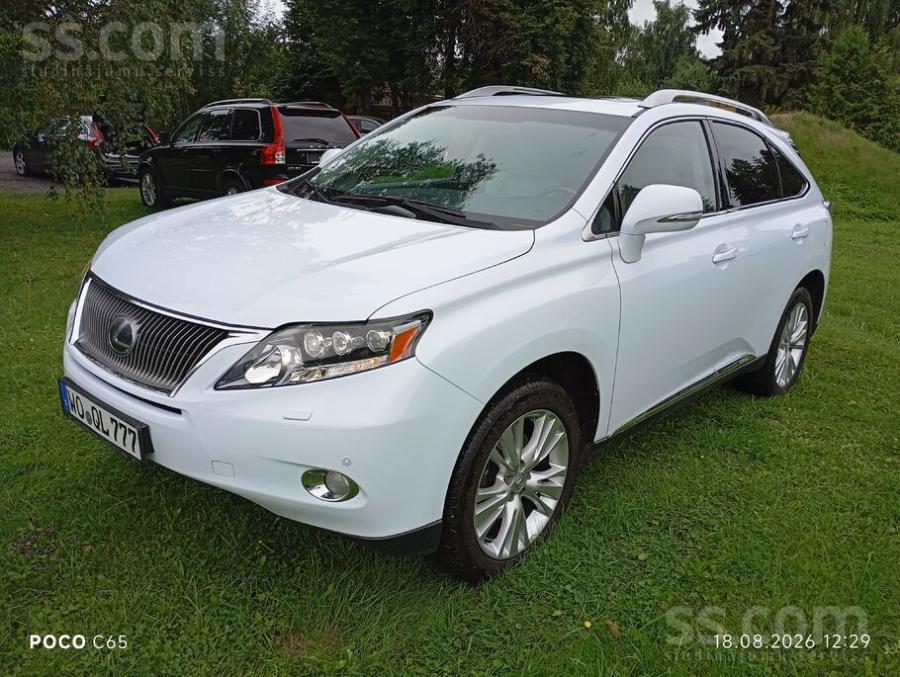 White Lexus RX 2012 in Bauska, with an engine capacity of 3.50 L and mileage of 255 thousand km for 12900 €, photo 1 on AUTOMOTO.COM.LV