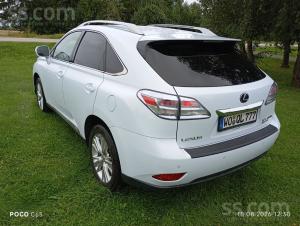 White Lexus RX 2012 in Bauska, with an engine capacity of 3.50 L and mileage of 255 thousand km for 12900 €, photo 3 on AUTOMOTO.COM.LV