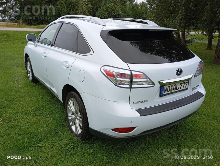 White Lexus RX 2012 in Bauska, with an engine capacity of 3.50 L and mileage of 255 thousand km for 12900 €, photo 3 on AUTOMOTO.COM.LV