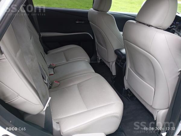 White Lexus RX 2012 in Bauska, with an engine capacity of 3.50 L and mileage of 255 thousand km for 12900 €, photo 7 on AUTOMOTO.COM.LV
