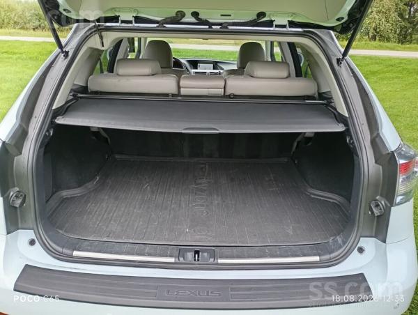 White Lexus RX 2012 in Bauska, with an engine capacity of 3.50 L and mileage of 255 thousand km for 12900 €, photo 8 on AUTOMOTO.COM.LV