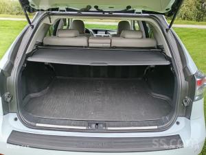 White Lexus RX 2012 in Bauska, with an engine capacity of 3.50 L and mileage of 255 thousand km for 12900 €, photo 9 on AUTOMOTO.COM.LV