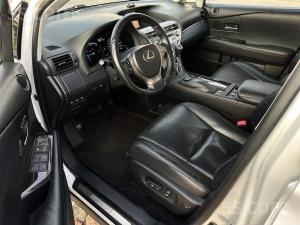 White Lexus RX 2012 in Riga, with an engine capacity of 3.50 L and mileage of 293 thousand km for 13100 €, photo 12 on AUTOMOTO.COM.LV