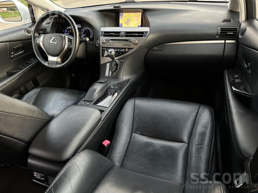 White Lexus RX 2012 in Riga, with an engine capacity of 3.50 L and mileage of 293 thousand km for 13100 €, photo 18 on AUTOMOTO.COM.LV