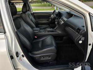 White Lexus RX 2012 in Riga, with an engine capacity of 3.50 L and mileage of 293 thousand km for 13100 €, photo 23 on AUTOMOTO.COM.LV
