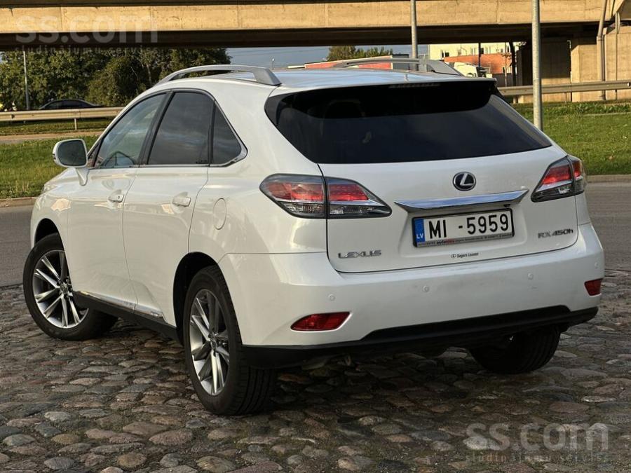 White Lexus RX 2012 in Riga, with an engine capacity of 3.50 L and mileage of 293 thousand km for 13100 €, photo 29 on AUTOMOTO.COM.LV