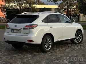 White Lexus RX 2012 in Riga, with an engine capacity of 3.50 L and mileage of 293 thousand km for 13100 €, photo 33 on AUTOMOTO.COM.LV