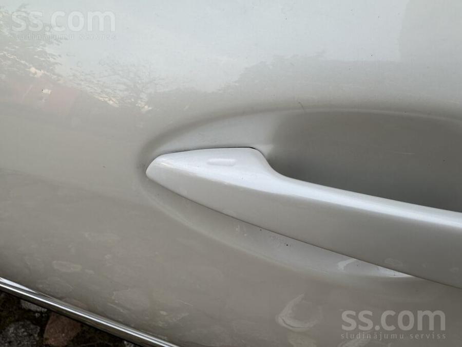 White Lexus RX 2012 in Riga, with an engine capacity of 3.50 L and mileage of 293 thousand km for 13100 €, photo 34 on AUTOMOTO.COM.LV