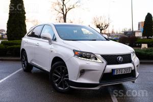 White Lexus RX 2013 in Riga, with an engine capacity of 3.50 L and mileage of 204 thousand km for 17850 €, photo 2 on AUTOMOTO.COM.LV
