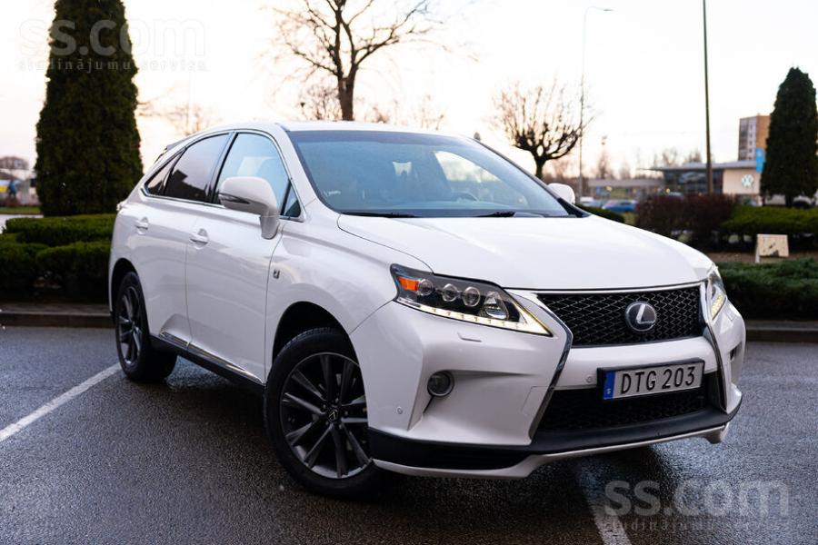 White Lexus RX 2013 in Riga, with an engine capacity of 3.50 L and mileage of 204 thousand km for 17850 €, photo 2 on AUTOMOTO.COM.LV
