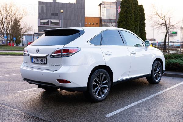 White Lexus RX 2013 in Riga, with an engine capacity of 3.50 L and mileage of 204 thousand km for 17850 €, photo 6 on AUTOMOTO.COM.LV