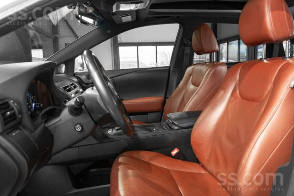 Balts Lexus RX 2013 Rīga, ar dzinēja tilpumu 3.50 L un nobraukumu 127 tūkst. km par 19900 €, foto 8 vietnē AUTOMOTO.COM.LV