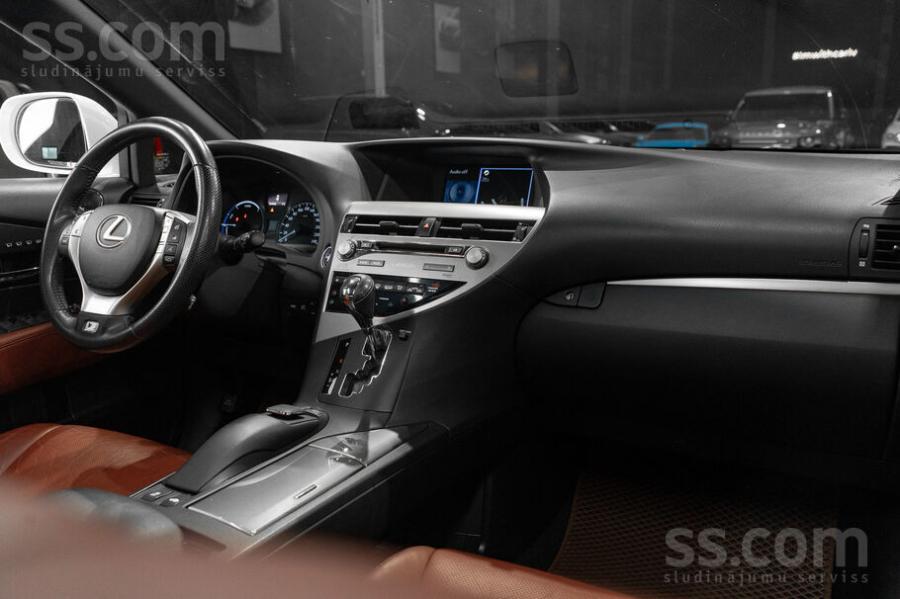 Balts Lexus RX 2013 Rīga, ar dzinēja tilpumu 3.50 L un nobraukumu 127 tūkst. km par 19900 €, foto 12 vietnē AUTOMOTO.COM.LV