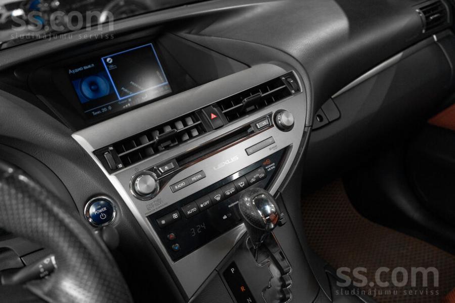 Balts Lexus RX 2013 Rīga, ar dzinēja tilpumu 3.50 L un nobraukumu 127 tūkst. km par 19900 €, foto 25 vietnē AUTOMOTO.COM.LV