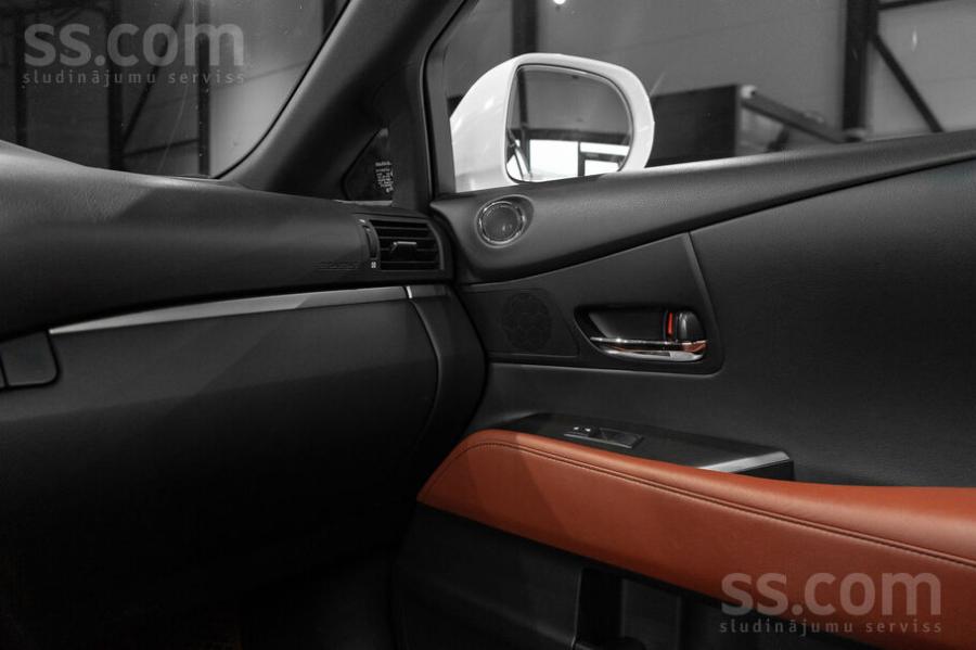 Balts Lexus RX 2013 Rīga, ar dzinēja tilpumu 3.50 L un nobraukumu 127 tūkst. km par 19900 €, foto 30 vietnē AUTOMOTO.COM.LV