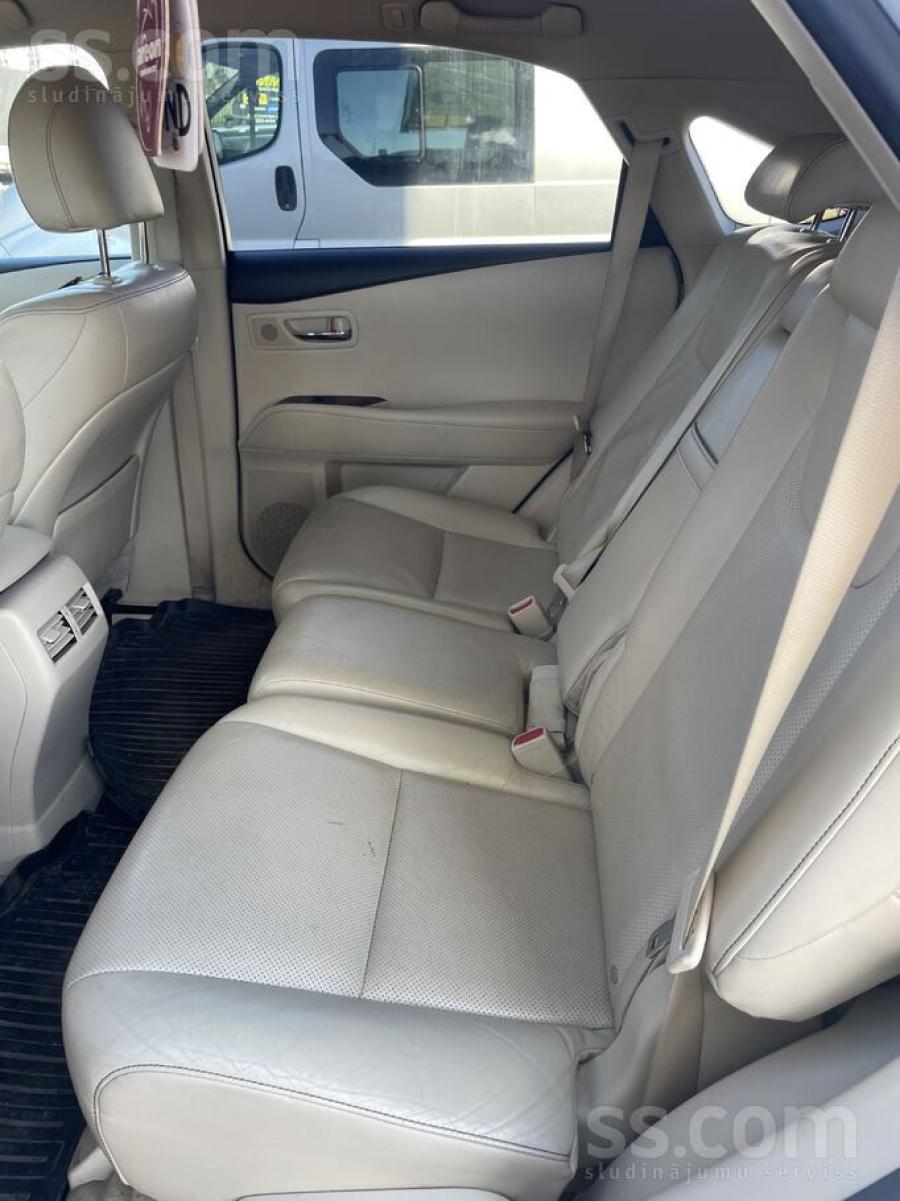 Balts Lexus RX 2013 Rīga, ar dzinēja tilpumu 3.50 L un nobraukumu 165 tūkst. km par 18850 €, foto 12 vietnē AUTOMOTO.COM.LV