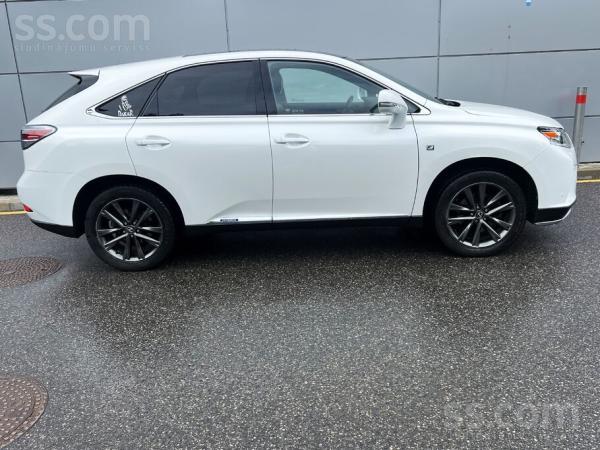 Balts Lexus RX 2013 Rīga, ar dzinēja tilpumu 3.50 L un nobraukumu 127 tūkst. km par 18888 €, foto 2 vietnē AUTOMOTO.COM.LV
