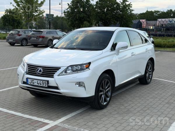 White Lexus RX 2013 in Riga, with an engine capacity of 3.50 L and mileage of 142 thousand km for 18900 €, photo 2 on AUTOMOTO.COM.LV