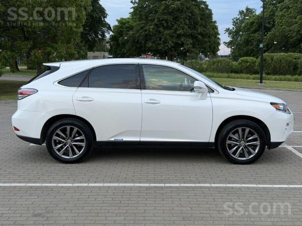 Белый Лексус РХ 2013 в Рига, объемом двигателя 3.50 л и пробегом 142 тыс. км за 18750 €, фото 3 на AUTOMOTO.COM.LV