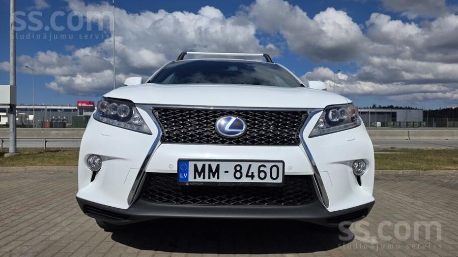 White Lexus RX 2014 in Riga, with an engine capacity of 3.50 L and mileage of 190 thousand km for 16900 €, photo 7 on AUTOMOTO.COM.LV