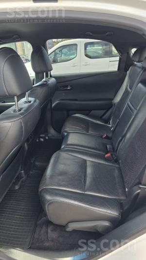 White Lexus RX 2014 in Riga, with an engine capacity of 3.50 L and mileage of 190 thousand km for 16900 €, photo 17 on AUTOMOTO.COM.LV