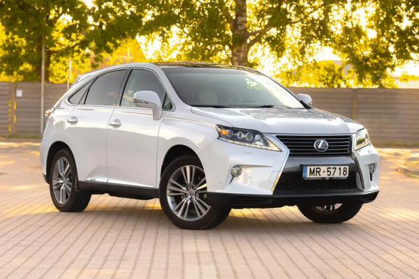 White Lexus RX 2014 in Jelgava, with an engine capacity of 3.50 L and mileage of 133 thousand km for 17900 €, photo 2 on AUTOMOTO.COM.LV