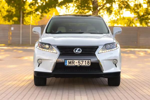 White Lexus RX 2014 in Jelgava, with an engine capacity of 3.50 L and mileage of 133 thousand km for 17900 €, photo 3 on AUTOMOTO.COM.LV