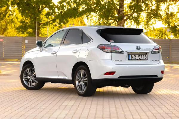 White Lexus RX 2014 in Jelgava, with an engine capacity of 3.50 L and mileage of 133 thousand km for 17900 €, photo 4 on AUTOMOTO.COM.LV