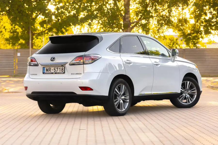 White Lexus RX 2014 in Jelgava, with an engine capacity of 3.50 L and mileage of 133 thousand km for 17900 €, photo 6 on AUTOMOTO.COM.LV