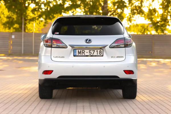 White Lexus RX 2014 in Jelgava, with an engine capacity of 3.50 L and mileage of 133 thousand km for 17900 €, photo 6 on AUTOMOTO.COM.LV
