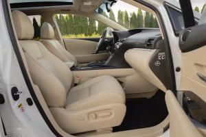 White Lexus RX 2014 in Jelgava, with an engine capacity of 3.50 L and mileage of 133 thousand km for 17900 €, photo 9 on AUTOMOTO.COM.LV