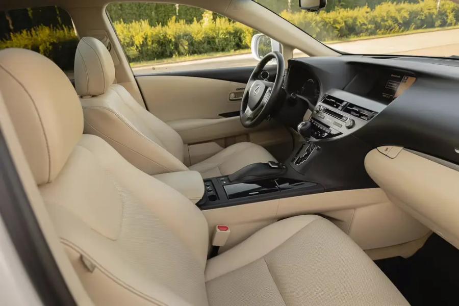 White Lexus RX 2014 in Jelgava, with an engine capacity of 3.50 L and mileage of 133 thousand km for 17900 €, photo 10 on AUTOMOTO.COM.LV
