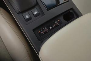 White Lexus RX 2014 in Jelgava, with an engine capacity of 3.50 L and mileage of 133 thousand km for 17900 €, photo 18 on AUTOMOTO.COM.LV