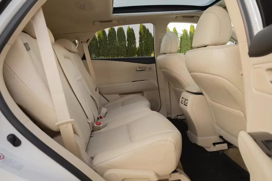 White Lexus RX 2014 in Jelgava, with an engine capacity of 3.50 L and mileage of 133 thousand km for 17900 €, photo 22 on AUTOMOTO.COM.LV