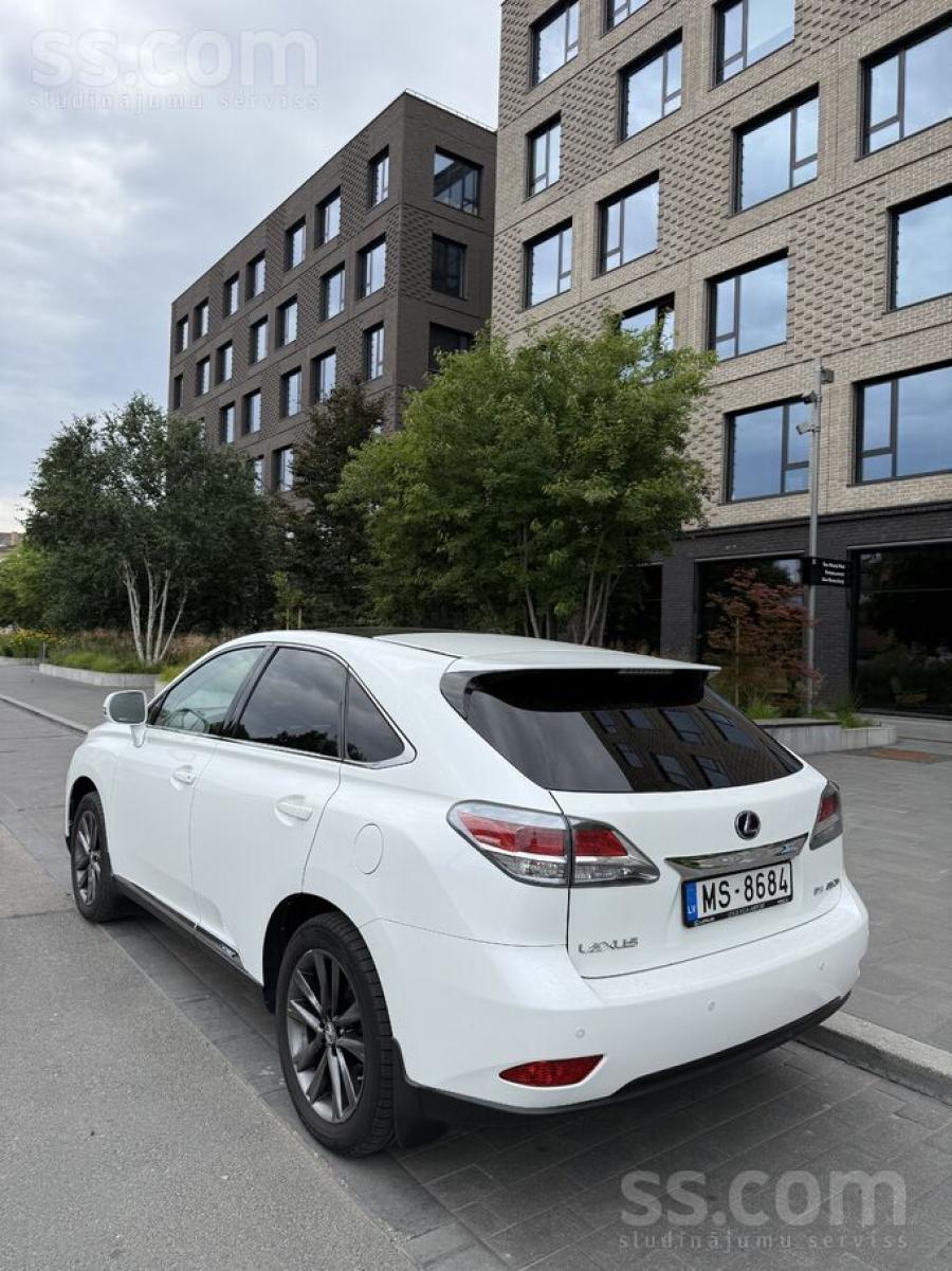 White Lexus RX 2014 in Riga, with an engine capacity of 3.50 L and mileage of 145 thousand km for 21000 €, photo 3 on AUTOMOTO.COM.LV