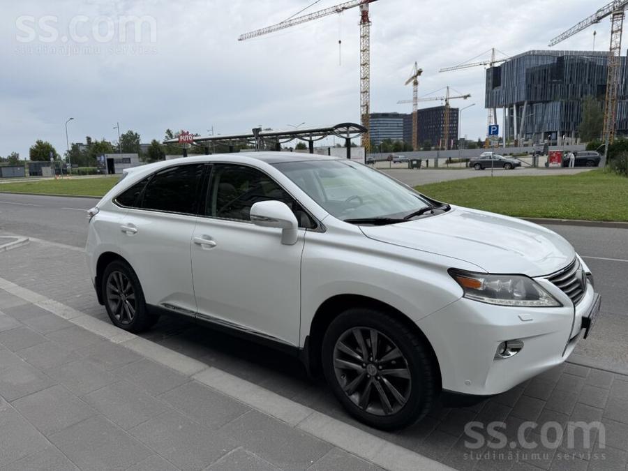 White Lexus RX 2014 in Riga, with an engine capacity of 3.50 L and mileage of 145 thousand km for 21000 €, photo 6 on AUTOMOTO.COM.LV