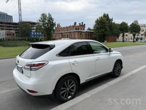 White Lexus RX 2014 in Riga, with an engine capacity of 3.50 L and mileage of 145 thousand km for 21000 €, photo 7 on AUTOMOTO.COM.LV