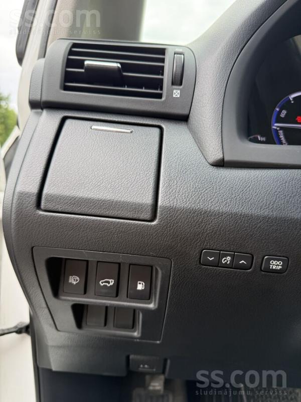 Balts Lexus RX 2014 Rīga, ar dzinēja tilpumu 3.50 L un nobraukumu 145 tūkst. km par 21000 €, foto 10 vietnē AUTOMOTO.COM.LV