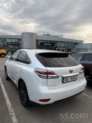 White Lexus RX 2014 in Riga, with an engine capacity of 3.50 L and mileage of 145 thousand km for 20888 €, photo 1 on AUTOMOTO.COM.LV