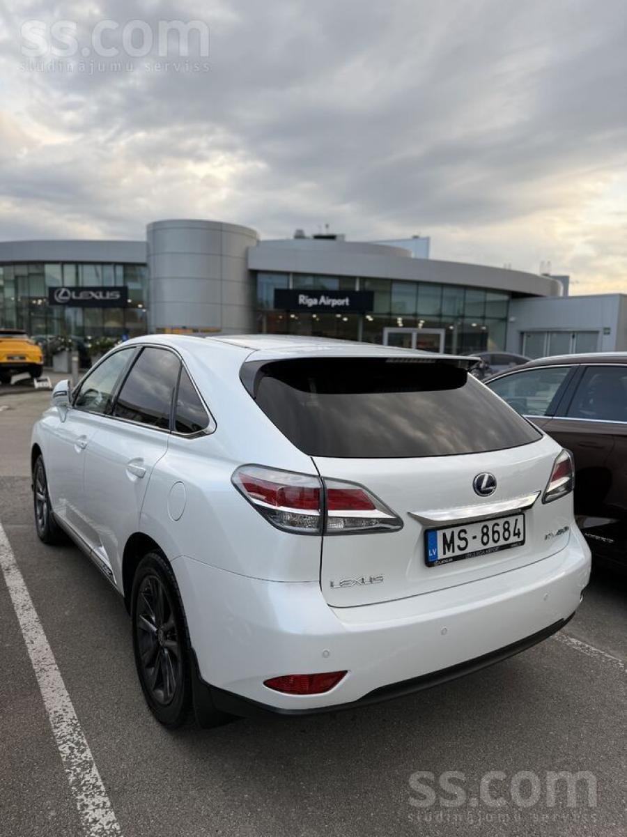 White Lexus RX 2014 in Riga, with an engine capacity of 3.50 L and mileage of 145 thousand km for 20888 €, photo 1 on AUTOMOTO.COM.LV