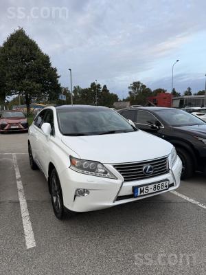 White Lexus RX 2014 in Riga, with an engine capacity of 3.50 L and mileage of 145 thousand km for 20888 €, photo 10 on AUTOMOTO.COM.LV