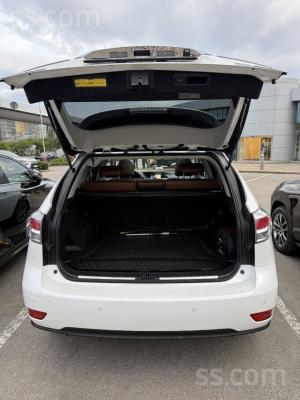 White Lexus RX 2014 in Riga, with an engine capacity of 3.50 L and mileage of 145 thousand km for 20888 €, photo 16 on AUTOMOTO.COM.LV