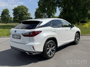 White Lexus RX 2016 in Riga, with an engine capacity of 2.00 L and mileage of 0 thousand km for 24550 €, photo 9 on AUTOMOTO.COM.LV