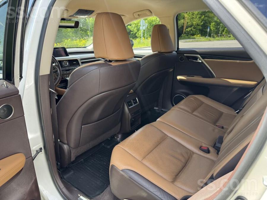 White Lexus RX 2016 in Riga, with an engine capacity of 2.00 L and mileage of 0 thousand km for 24550 €, photo 12 on AUTOMOTO.COM.LV
