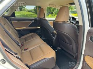 White Lexus RX 2016 in Riga, with an engine capacity of 2.00 L and mileage of 0 thousand km for 24550 €, photo 14 on AUTOMOTO.COM.LV