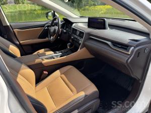 White Lexus RX 2016 in Riga, with an engine capacity of 2.00 L and mileage of 0 thousand km for 24550 €, photo 15 on AUTOMOTO.COM.LV