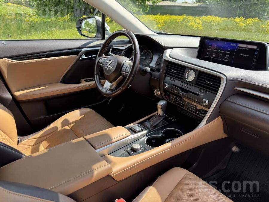White Lexus RX 2016 in Riga, with an engine capacity of 2.00 L and mileage of 0 thousand km for 24550 €, photo 16 on AUTOMOTO.COM.LV