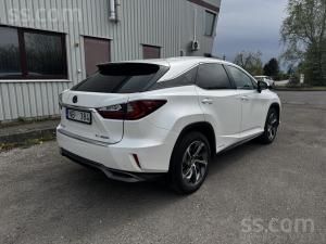 White Lexus RX 2016 in Riga, with an engine capacity of 3.50 L and mileage of 184 thousand km for 26500 €, photo 8 on AUTOMOTO.COM.LV