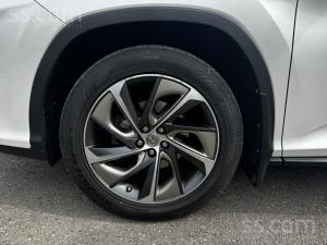 White Lexus RX 2016 in Riga, with an engine capacity of 3.50 L and mileage of 184 thousand km for 26500 €, photo 9 on AUTOMOTO.COM.LV
