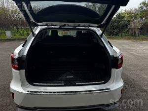 White Lexus RX 2016 in Riga, with an engine capacity of 3.50 L and mileage of 184 thousand km for 26500 €, photo 11 on AUTOMOTO.COM.LV
